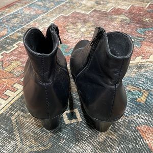 Munro | Shoes | Munro Womens Leather Short Booties | Poshmark